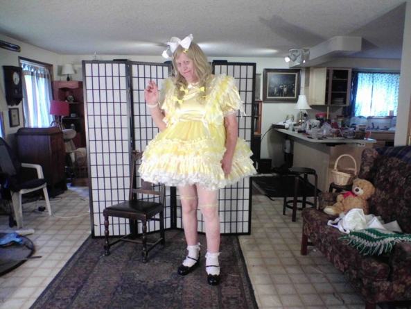 Tie a yellow ribbon....