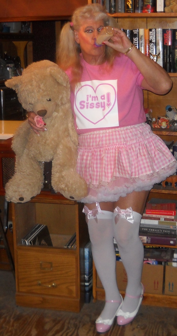 pansy LOVES to post pictures